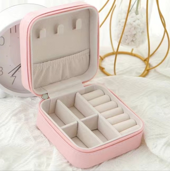 Jewelry | Nwt Pink Travel Jewelry Box With Zipper Closure | Poshmark